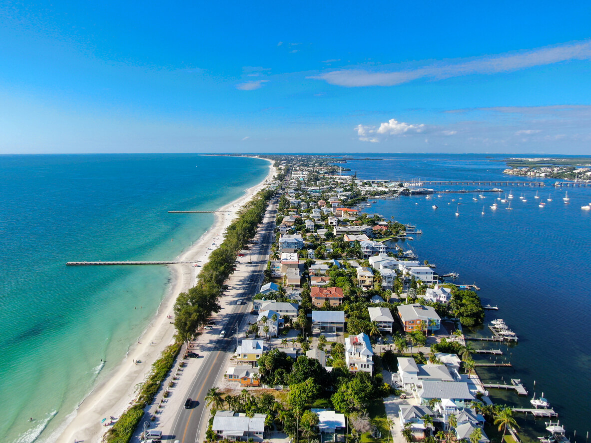 32 Florida Beaches With Clear Water - Rock a Little Travel
