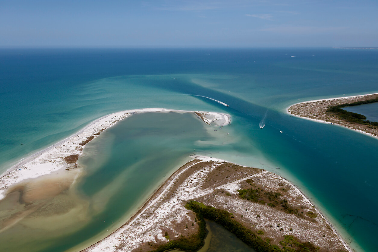 32 Florida Beaches With Clear Water - Rock a Little Travel