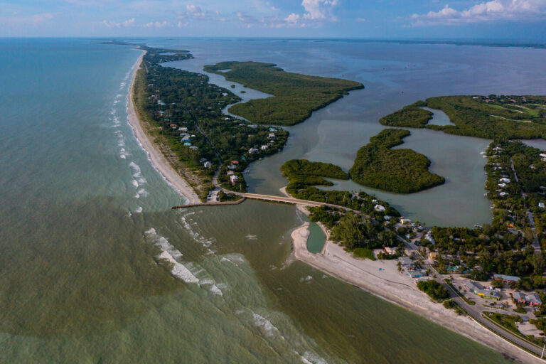 32 Florida Beaches With Clear Water - Rock a Little Travel